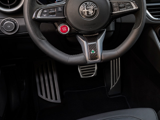 Alfa Romeo Giulia Quadrifoglio | Features | Alfa Romeo