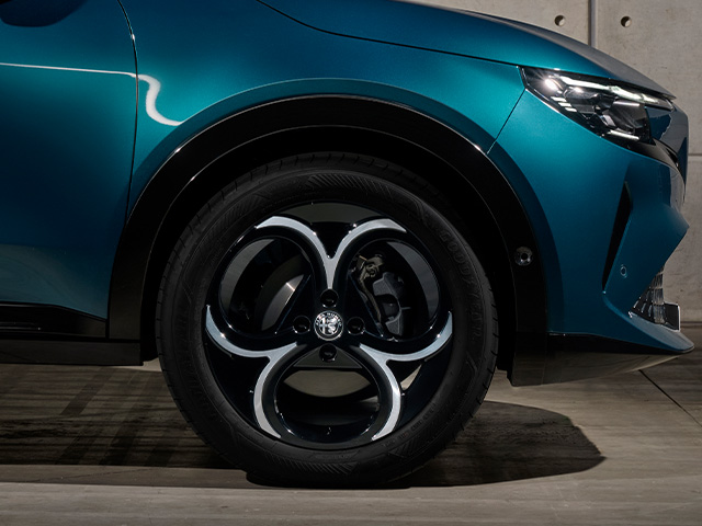 Alfa Romeo Junior Ibrida: Exterior and Interior | Alfa Romeo COM