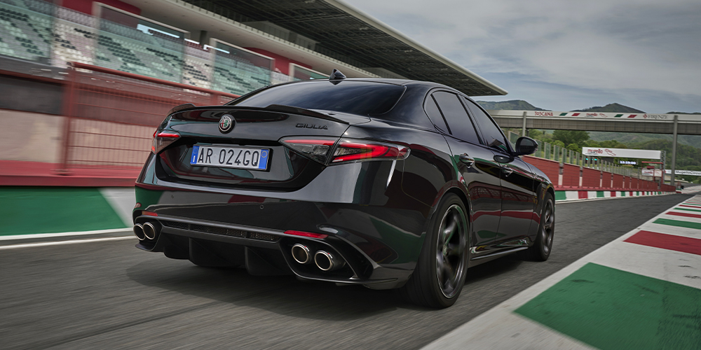 Giulia Quadrifoglio Super Sport: Interior & Exterior | Alfa Romeo