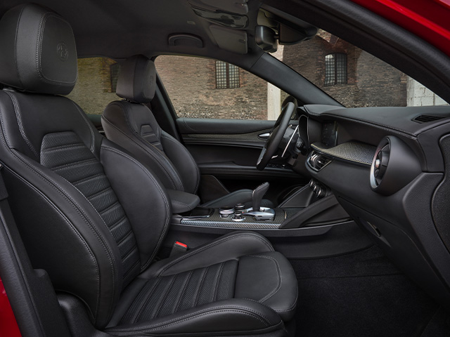 Alfa Romeo Stelvio Quadrifoglio | Features | Alfa Romeo