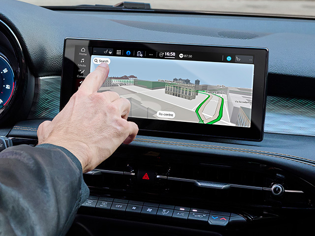 Alfa Romeo Tonale Plug-In Hybrid Q4 | Features | Alfa Romeo